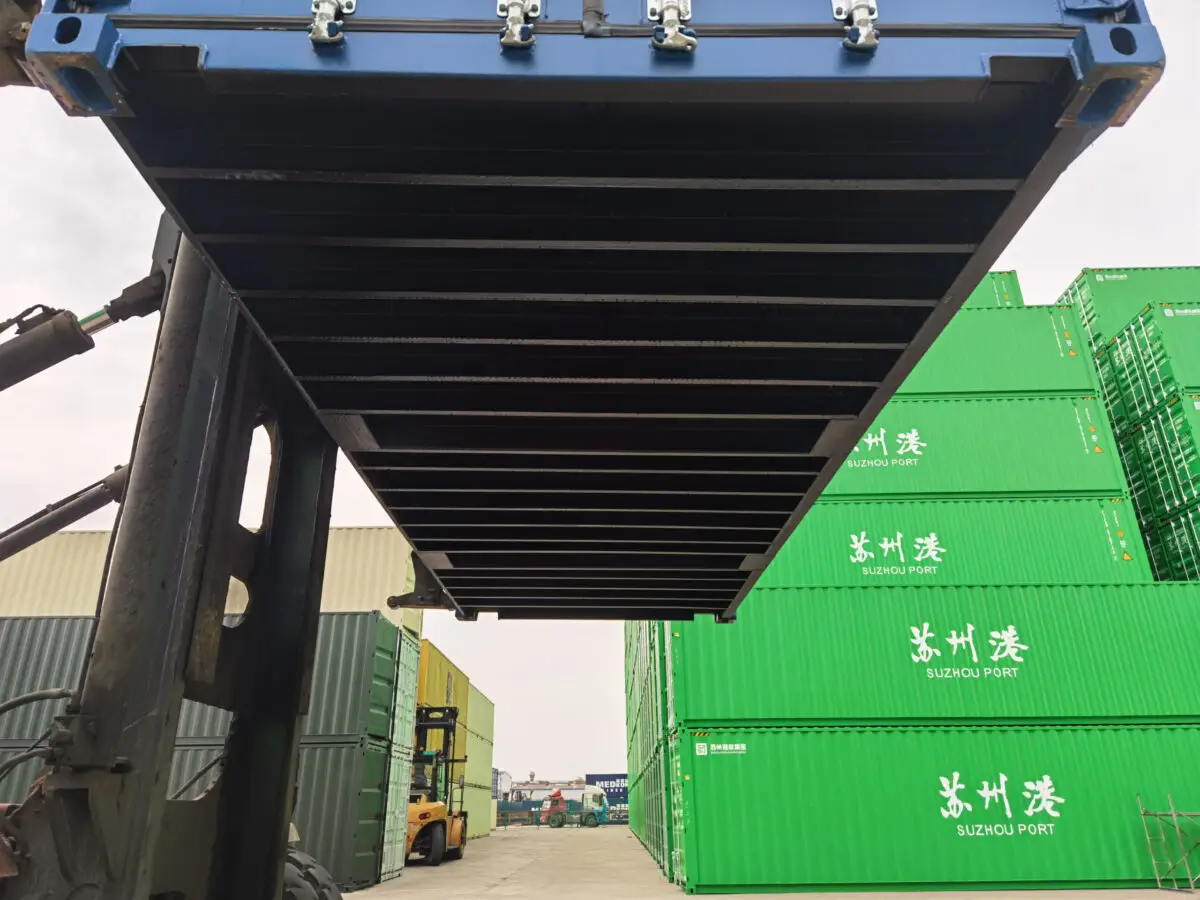 20ft New Segmented Side-Door Container - CHS Container Group